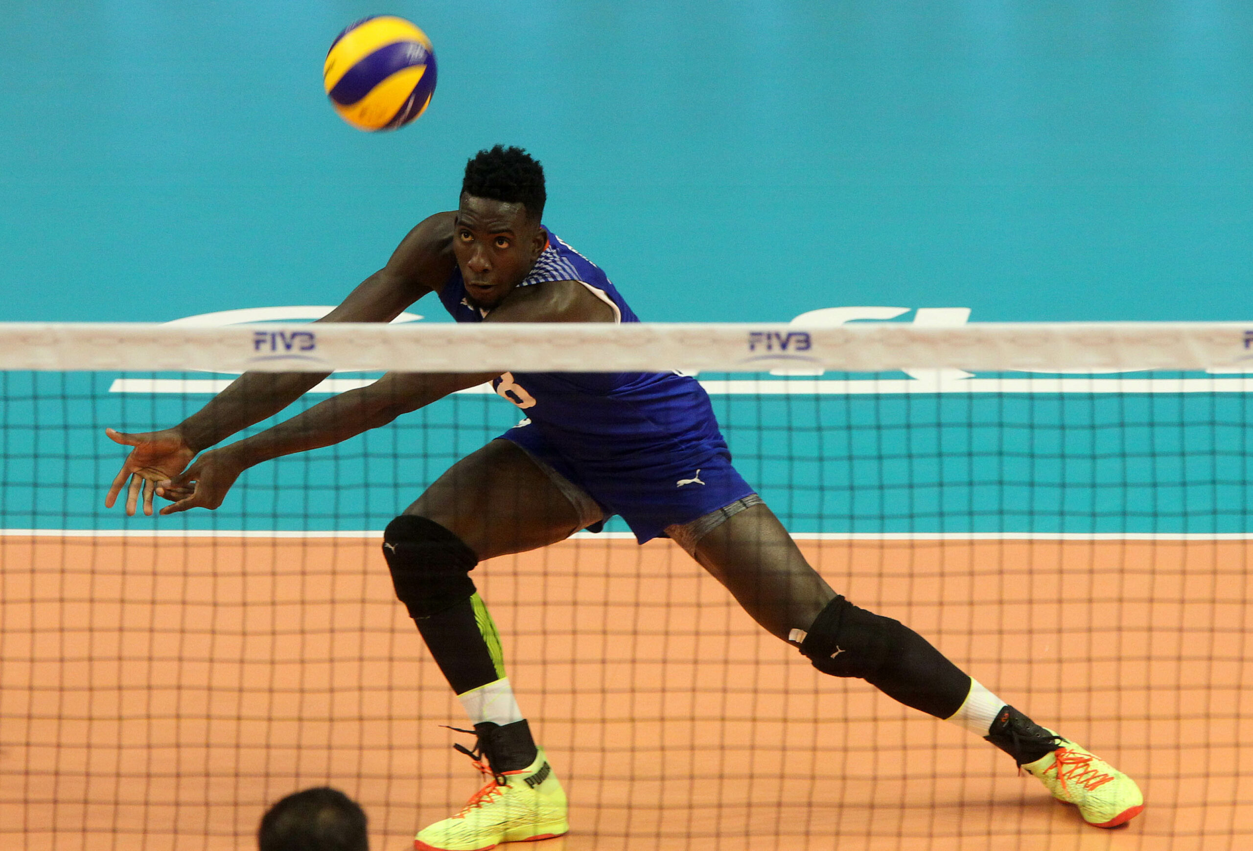 Cuban Miguel Angel Lopez fine-tunes tools in Argentina – FIVB
